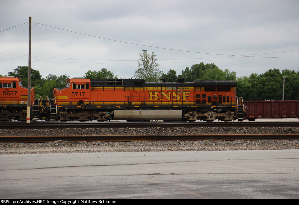 BNSF 5717